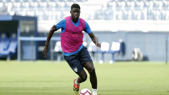 El jugador del Málaga Alfred N'Diaye, dado de alta tras ser ingresado ...