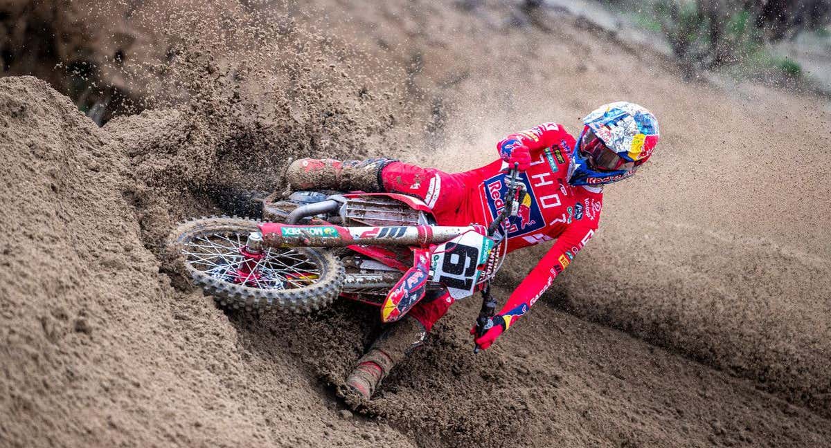 Jorge Prado entra en la historia como primer campeón del mundo español de MXGP | Relevo