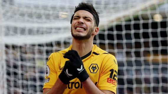 Raúl Jiménez revela como sería su jugador perfecto | Relevo