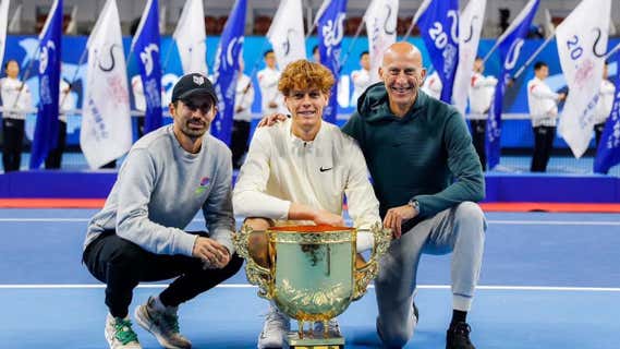 El ayudante de Jannik Sinner que compró el spray del positivo rompe su ...